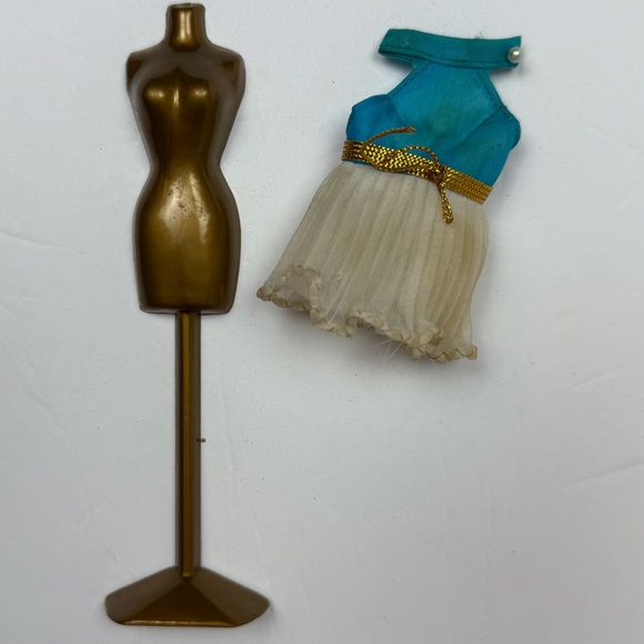 Topper Toys | Toys | Vtg 7s Topper Dawn Fashion Blue White Pleated Mini ...